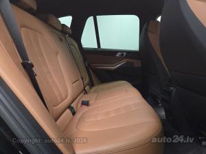Melns BMW X5 2021 Tallina, ar dzinēja tilpumu 3.00 L un nobraukumu 203 tūkst. km par 39900 €, foto 21 vietnē AUTOMOTO.COM.LV