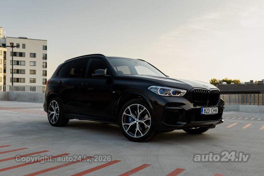 Melns BMW X5 2022 Tallina, ar dzinēja tilpumu 3.00 L un nobraukumu 133 tūkst. km par 62000 €, foto 1 vietnē AUTOMOTO.COM.LV