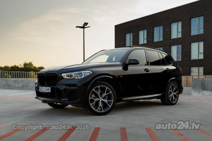 Melns BMW X5 2022 Tallina, ar dzinēja tilpumu 3.00 L un nobraukumu 133 tūkst. km par 62000 €, foto 2 vietnē AUTOMOTO.COM.LV