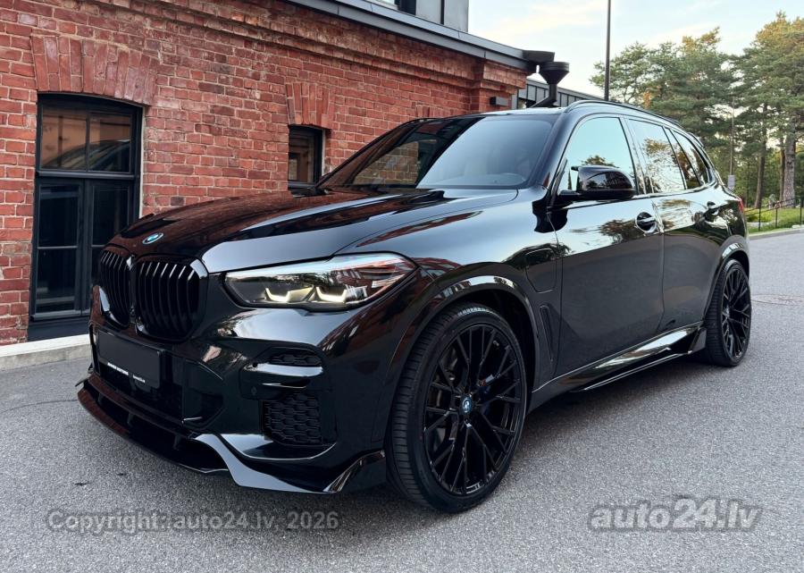 Black BMW X5 2022 in Tallinn, with an engine capacity of 3.00 L and mileage of 83 thousand km for 44900 €, photo 1 on AUTOMOTO.COM.LV