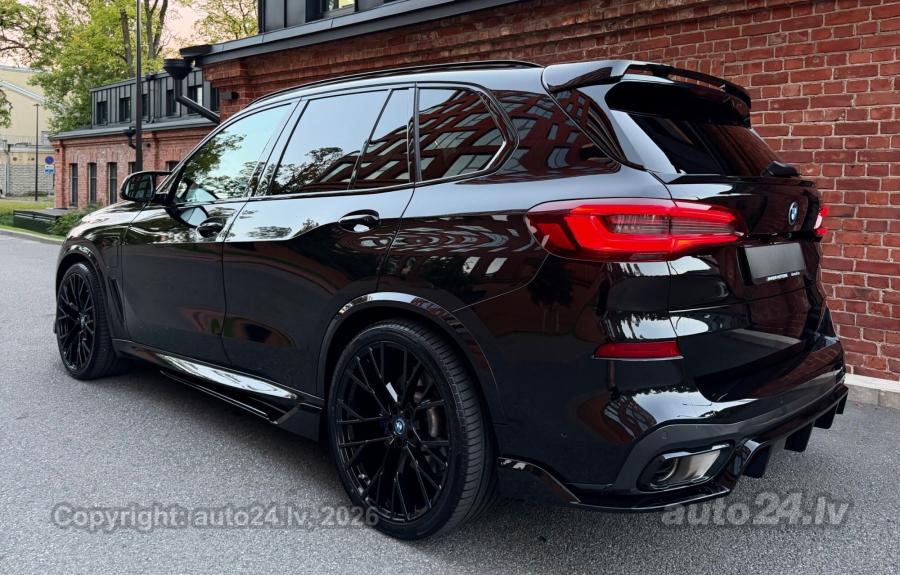 Black BMW X5 2022 in Tallinn, with an engine capacity of 3.00 L and mileage of 83 thousand km for 44900 €, photo 3 on AUTOMOTO.COM.LV