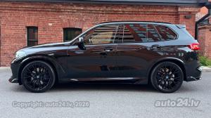 Black BMW X5 2022 in Tallinn, with an engine capacity of 3.00 L and mileage of 83 thousand km for 44900 €, photo 4 on AUTOMOTO.COM.LV