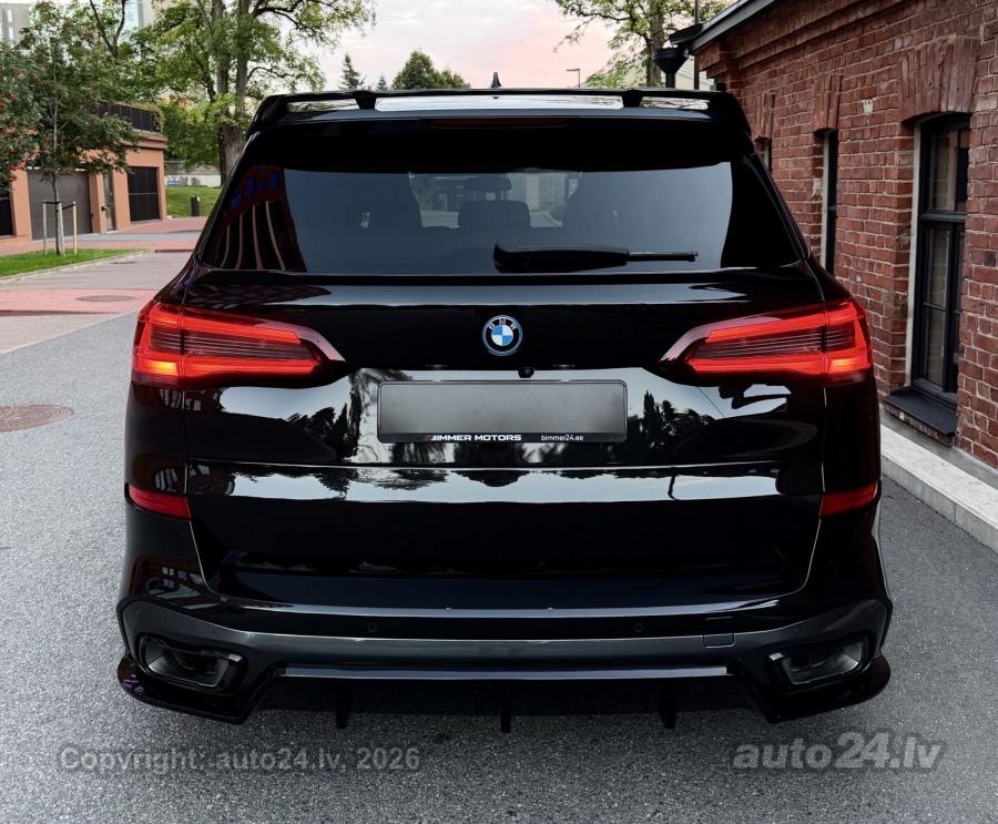 Black BMW X5 2022 in Tallinn, with an engine capacity of 3.00 L and mileage of 83 thousand km for 44900 €, photo 6 on AUTOMOTO.COM.LV