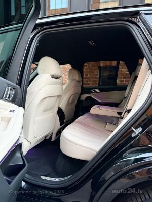 Black BMW X5 2022 in Tallinn, with an engine capacity of 3.00 L and mileage of 83 thousand km for 44900 €, photo 15 on AUTOMOTO.COM.LV