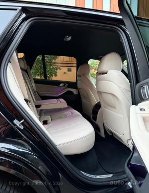 Black BMW X5 2022 in Tallinn, with an engine capacity of 3.00 L and mileage of 83 thousand km for 44900 €, photo 16 on AUTOMOTO.COM.LV