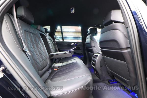 Melns BMW X5 2023 Tallina, ar dzinēja tilpumu 3.00 L un nobraukumu 92 tūkst. km par 74995 €, foto 11 vietnē AUTOMOTO.COM.LV