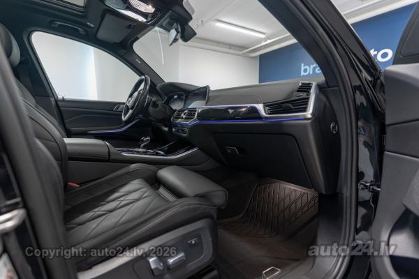 Melns BMW X5 2023 Tallina, ar dzinēja tilpumu 3.00 L un nobraukumu 82 tūkst. km par 64900 €, foto 8 vietnē AUTOMOTO.COM.LV