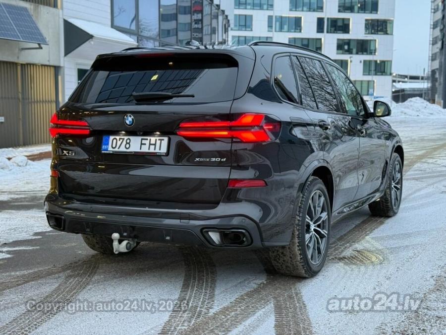 Black BMW X5 2024 in Tallinn, with an engine capacity of 3.00 L and mileage of 45 thousand km for 79000 €, photo 2 on AUTOMOTO.COM.LV