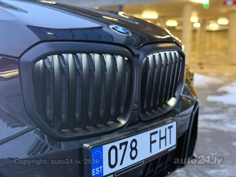 Black BMW X5 2024 in Tallinn, with an engine capacity of 3.00 L and mileage of 45 thousand km for 79000 €, photo 6 on AUTOMOTO.COM.LV