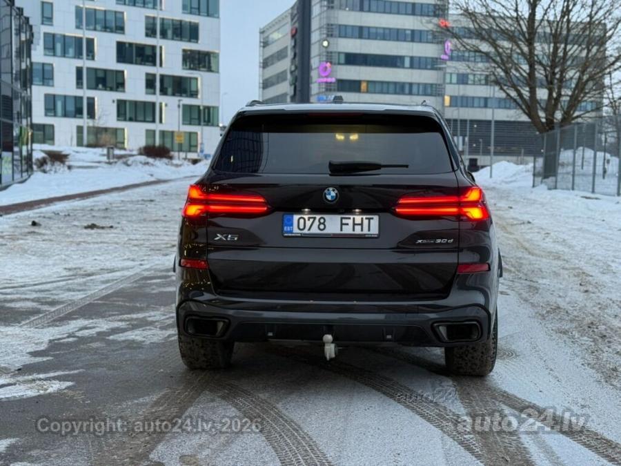Black BMW X5 2024 in Tallinn, with an engine capacity of 3.00 L and mileage of 45 thousand km for 79000 €, photo 18 on AUTOMOTO.COM.LV