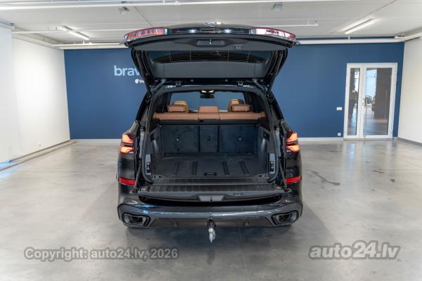 Black BMW X5 2026 in Tallinn, with an engine capacity of 3.00 L and mileage of 1 thousand km for 97038 €, photo 6 on AUTOMOTO.COM.LV