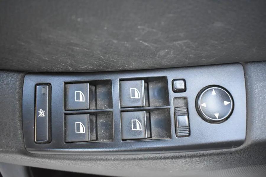 Zils BMW X5 2002 Talsi, ar dzinēja tilpumu 3.00 L un nobraukumu 323 tūkst. km par 3500 €, foto 14 vietnē AUTOMOTO.COM.LV