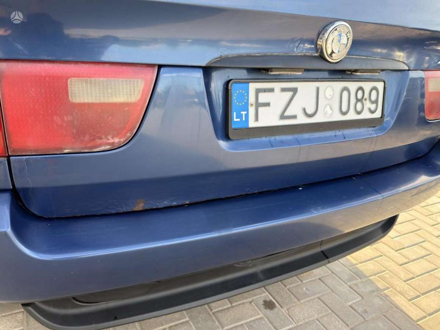 Blue BMW X5 2002 in Vilnius, with an engine capacity of 2.93 L and mileage of 359 thousand km for 2150 €, photo 10 on AUTOMOTO.COM.LV