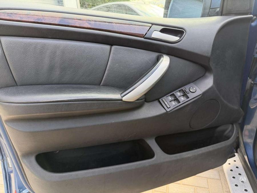 Blue BMW X5 2002 in Vilnius, with an engine capacity of 2.93 L and mileage of 359 thousand km for 2150 €, photo 16 on AUTOMOTO.COM.LV