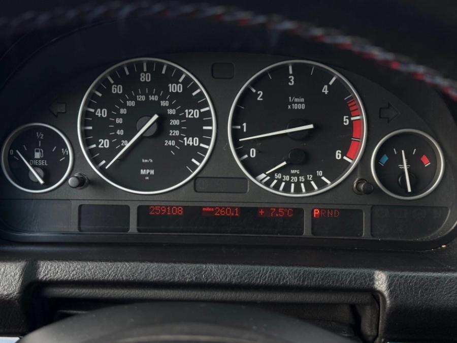 Zils BMW X5 2005 Rīga, ar dzinēja tilpumu 3.00 L un nobraukumu 259 tūkst. km par 4980 €, foto 5 vietnē AUTOMOTO.COM.LV