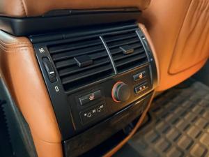 Blue BMW X5 2005 in Riga, with an engine capacity of 3.00 L and mileage of 363 thousand km for 5995 €, photo 12 on AUTOMOTO.COM.LV