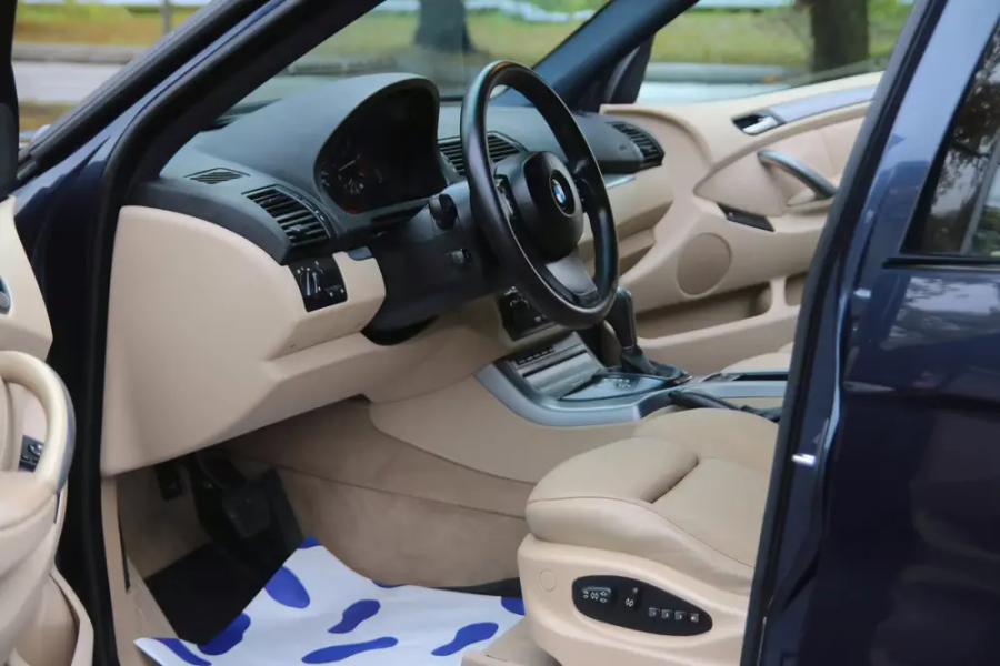 Blue BMW X5 2005 in Riga, with an engine capacity of 3.00 L and mileage of 270 thousand km for 5490 €, photo 11 on AUTOMOTO.COM.LV