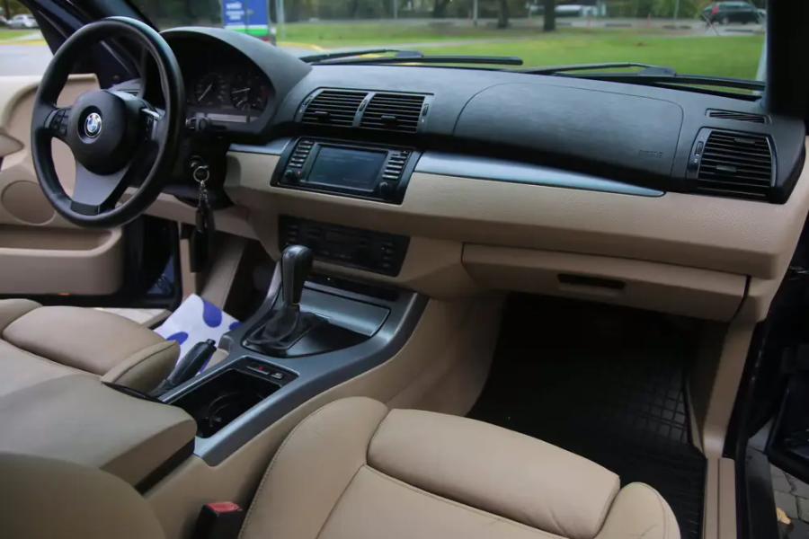Blue BMW X5 2005 in Riga, with an engine capacity of 3.00 L and mileage of 270 thousand km for 5490 €, photo 17 on AUTOMOTO.COM.LV