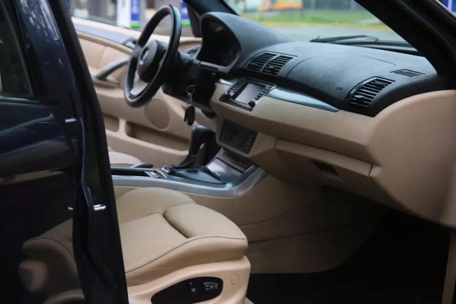 Blue BMW X5 2005 in Riga, with an engine capacity of 3.00 L and mileage of 270 thousand km for 5490 €, photo 20 on AUTOMOTO.COM.LV