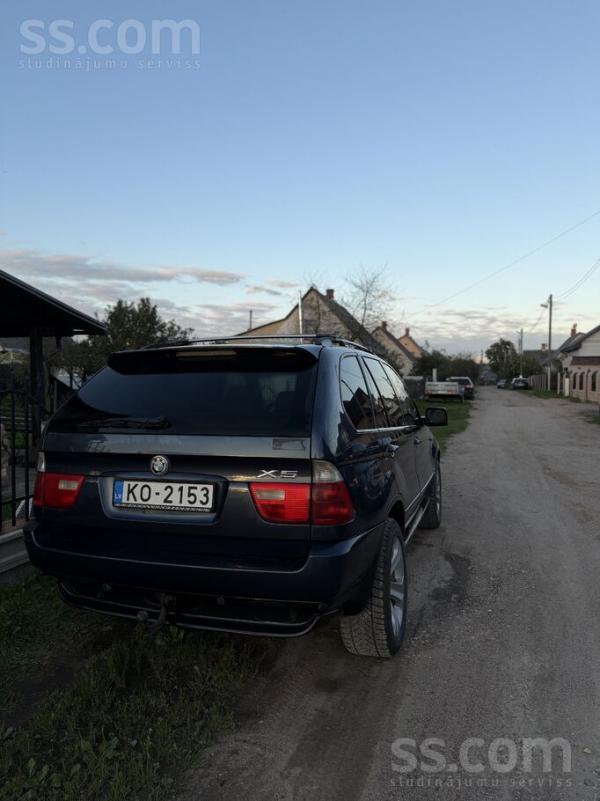 BMW X5 2005 in Daugavpils on AUTOMOTO.COM.LV Blue BMW X5 2005 in Daugavpils, with an engine capacity of 3.00 L and mileage of 265 thousand km for 5600 €, photo 4 on AUTOMOTO.COM.LV