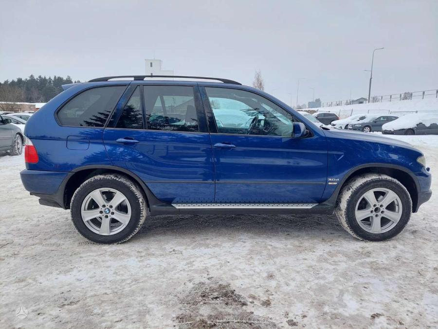 Blue BMW X5 2006 in Utena, with an engine capacity of 2.99 L and mileage of 288 thousand km for 4999 €, photo 3 on AUTOMOTO.COM.LV