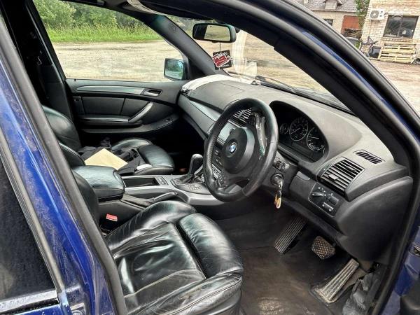 Blue BMW X5 2006 in Utena, with an engine capacity of 3.00 L and mileage of 320 thousand km for 2799 €, photo 5 on AUTOMOTO.COM.LV