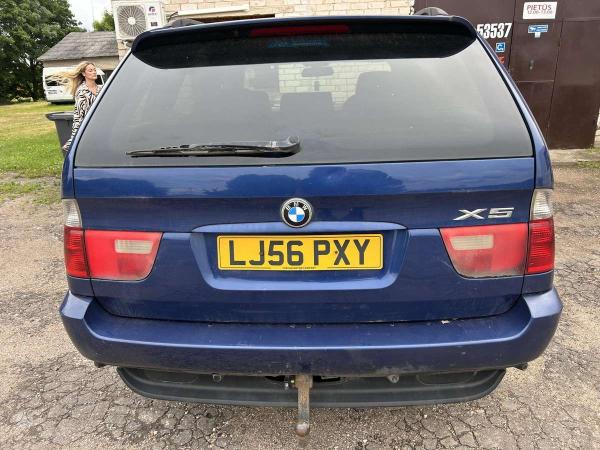 Blue BMW X5 2006 in Utena, with an engine capacity of 3.00 L and mileage of 320 thousand km for 2799 €, photo 9 on AUTOMOTO.COM.LV