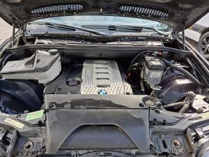 Zils BMW X5 2006 Marijampole, ar dzinēja tilpumu 2.99 L un nobraukumu 298 tūkst. km par 5200 €, foto 13 vietnē AUTOMOTO.COM.LV