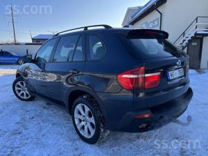 Blue BMW X5 2007 in Riga, with an engine capacity of 3.00 L and mileage of 0 thousand km for 7990 €, photo 5 on AUTOMOTO.COM.LV