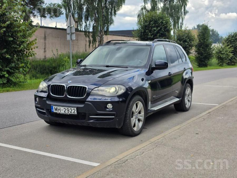 Blue BMW X5 2007 in Riga, with an engine capacity of 3.00 L and mileage of 332 thousand km for 5550 €, photo 4 on AUTOMOTO.COM.LV