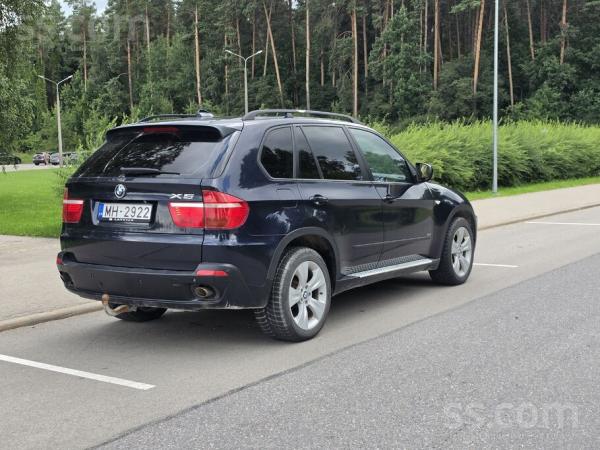 Blue BMW X5 2007 in Riga, with an engine capacity of 3.00 L and mileage of 332 thousand km for 5550 €, photo 4 on AUTOMOTO.COM.LV