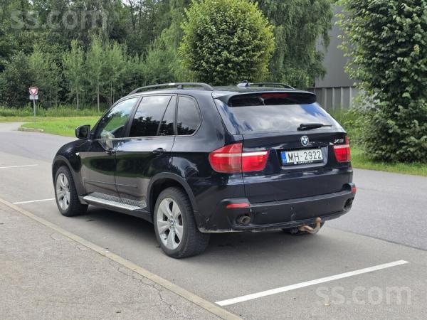Blue BMW X5 2007 in Riga, with an engine capacity of 3.00 L and mileage of 332 thousand km for 5550 €, photo 5 on AUTOMOTO.COM.LV