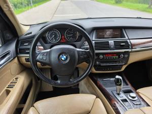 Blue BMW X5 2007 in Riga, with an engine capacity of 3.00 L and mileage of 332 thousand km for 5550 €, photo 7 on AUTOMOTO.COM.LV
