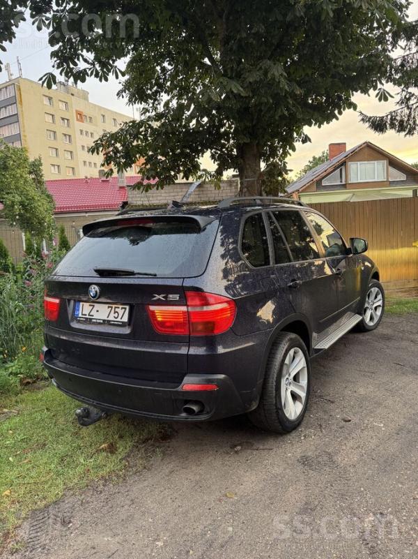Zils BMW X5 2007 Liepāja, ar dzinēja tilpumu 3.00 L un nobraukumu 402 tūkst. km par 6500 €, foto 2 vietnē AUTOMOTO.COM.LV
