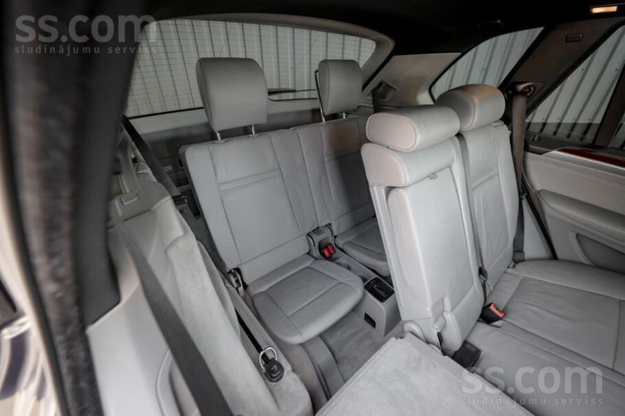 Blue BMW X5 2007 in Talsi, with an engine capacity of 3.00 L and mileage of 0 thousand km for 6490 €, photo 13 on AUTOMOTO.COM.LV
