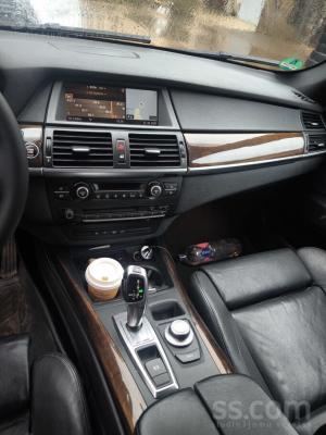 Zils BMW X5 2007 Rīga, ar dzinēja tilpumu 3.00 L un nobraukumu 297 tūkst. km par 8150 €, foto 8 vietnē AUTOMOTO.COM.LV