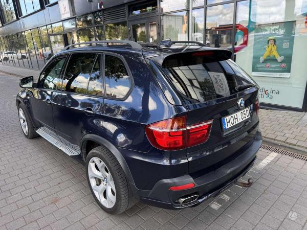 BMW X5 2007 in Kaunas on AUTOMOTO.COM.LV Blue BMW X5 2007 in Kaunas, with an engine capacity of 2.99 L and mileage of 520 thousand km for 5950 €, photo 5 on AUTOMOTO.COM.LV