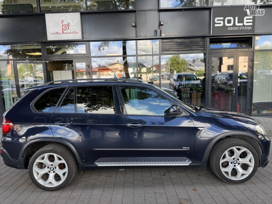 Blue BMW X5 2007 in Kaunas, with an engine capacity of 3.00 L and mileage of 520 thousand km for 5500 €, photo 6 on AUTOMOTO.COM.LV
