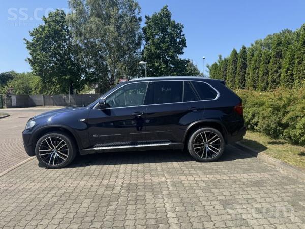 Zils BMW X5 2008 Jelgava, ar dzinēja tilpumu 3.00 L un nobraukumu 305 tūkst. km par 8500 €, foto 3 vietnē AUTOMOTO.COM.LV