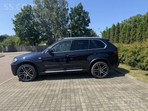 Zils BMW X5 2008 Jelgava, ar dzinēja tilpumu 3.00 L un nobraukumu 305 tūkst. km par 8500 €, foto 3 vietnē AUTOMOTO.COM.LV