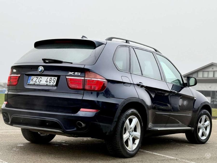 Blue BMW X5 2008 in Radviliskis, with an engine capacity of 3.00 L and mileage of 291 thousand km for 6800 €, photo 11 on AUTOMOTO.COM.LV