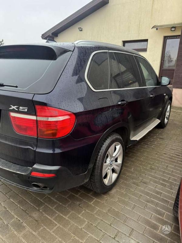 Zils BMW X5 2008 Viļņa, ar dzinēja tilpumu 3.00 L un nobraukumu 397 tūkst. km par 6400 €, foto 3 vietnē AUTOMOTO.COM.LV