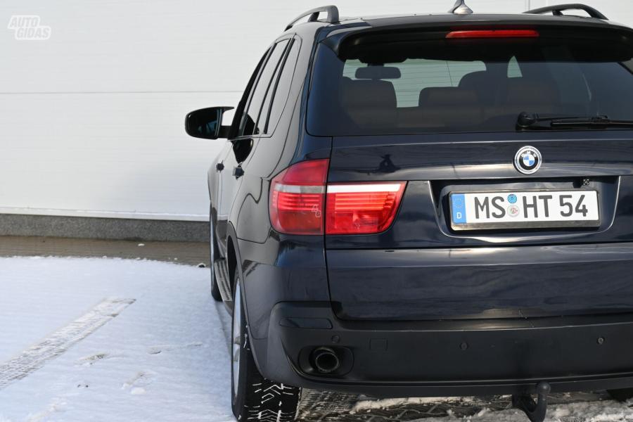 Blue BMW X5 2008 in Kretinga, with an engine capacity of 3.00 L and mileage of 264 thousand km for 9499 €, photo 10 on AUTOMOTO.COM.LV