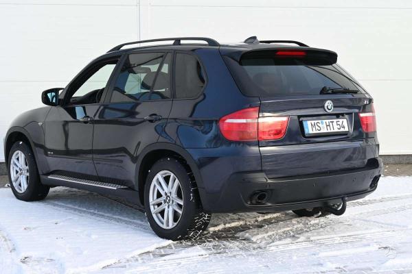 Blue BMW X5 2008 in Kretinga, with an engine capacity of 2.99 L and mileage of 264 thousand km for 9499 €, photo 9 on AUTOMOTO.COM.LV