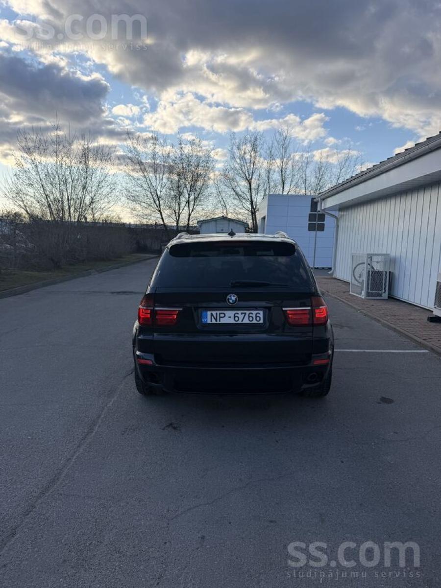 Zils BMW X5 2008 Rīga, ar dzinēja tilpumu 3.00 L un nobraukumu 260 tūkst. km par 7150 €, foto 5 vietnē AUTOMOTO.COM.LV