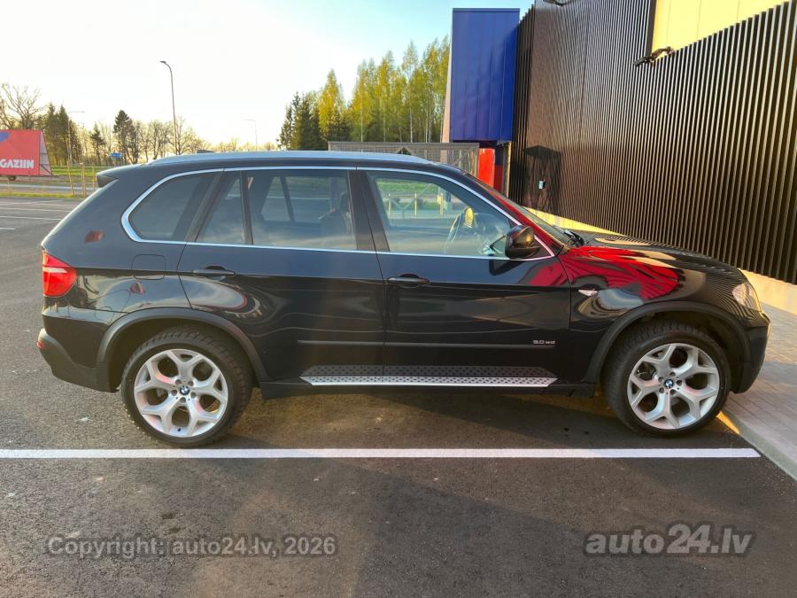 Zils BMW X5 2008 Tartu, ar dzinēja tilpumu 3.00 L un nobraukumu 305 tūkst. km par 10000 €, foto 6 vietnē AUTOMOTO.COM.LV