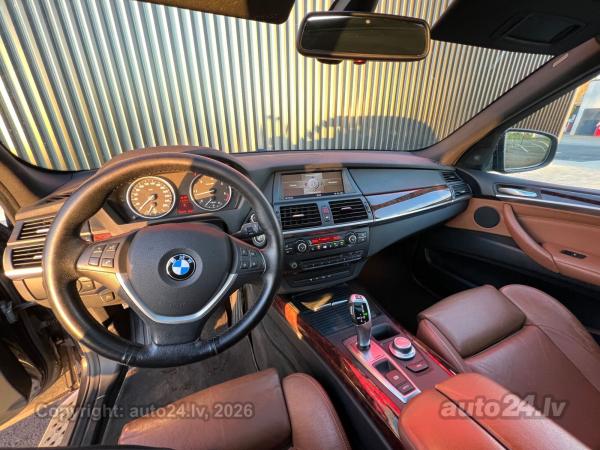 Zils BMW X5 2008 Tartu, ar dzinēja tilpumu 3.00 L un nobraukumu 305 tūkst. km par 10000 €, foto 7 vietnē AUTOMOTO.COM.LV