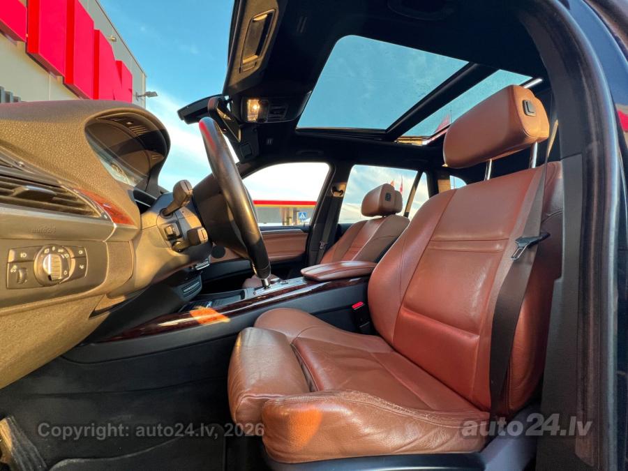 Zils BMW X5 2008 Tartu, ar dzinēja tilpumu 3.00 L un nobraukumu 305 tūkst. km par 10000 €, foto 9 vietnē AUTOMOTO.COM.LV