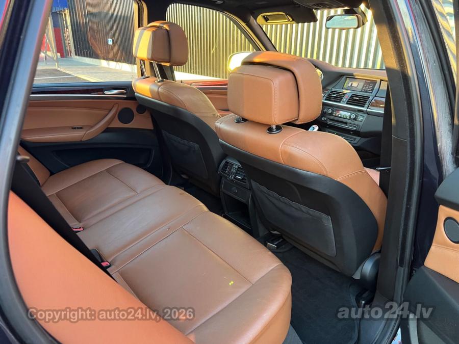 Zils BMW X5 2008 Tartu, ar dzinēja tilpumu 3.00 L un nobraukumu 305 tūkst. km par 10000 €, foto 11 vietnē AUTOMOTO.COM.LV