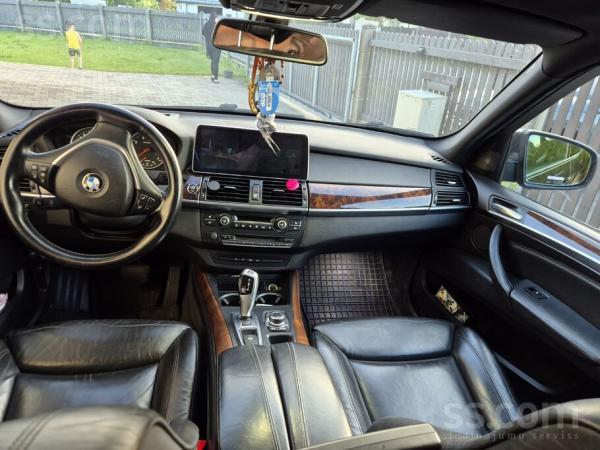 Blue BMW X5 2008 in Jelgava, with an engine capacity of 4.80 L and mileage of 286 thousand km for 12000 €, photo 5 on AUTOMOTO.COM.LV